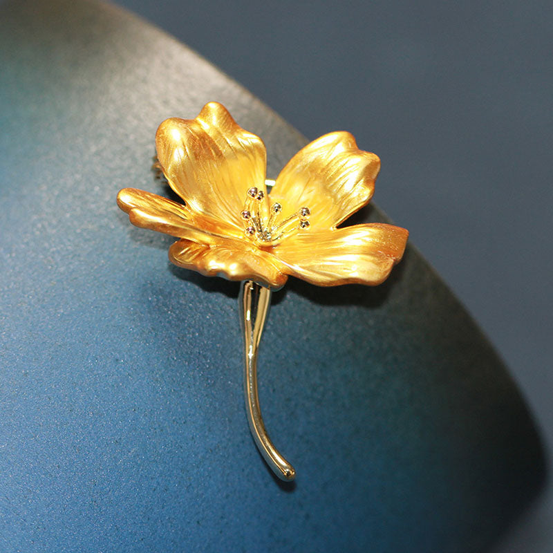 Lotus Sakura Brooch – Deegnt
